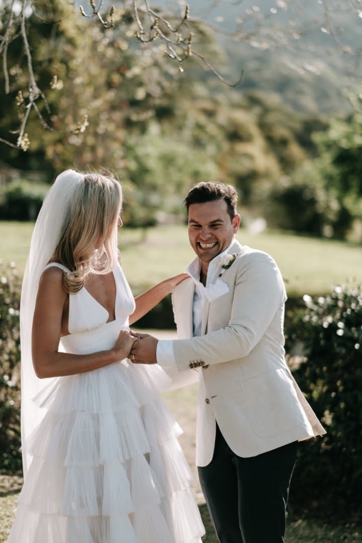 LUCY & CHRIS’ BURLEIGH HEADS WEDDING – Hello May