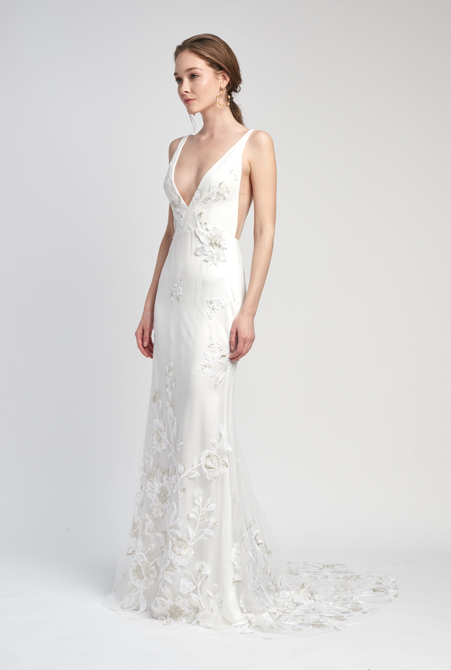 25 UNIQUELY EMBELLISHED BRIDAL GOWNS – Hello May