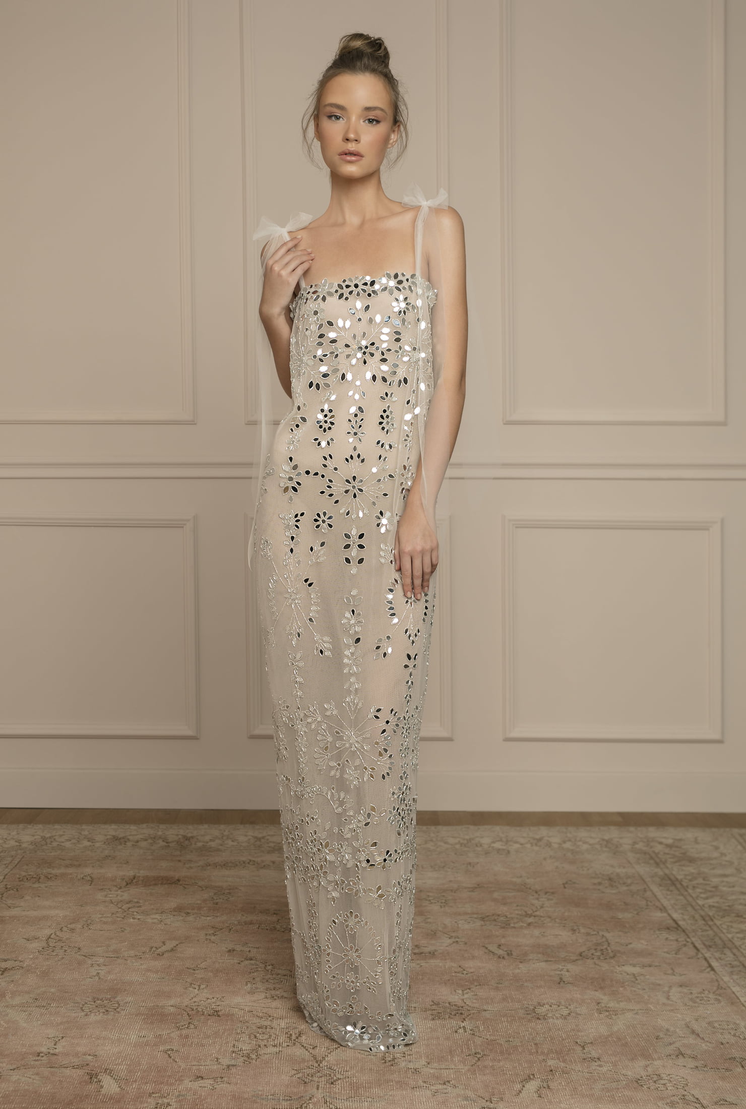 25 UNIQUELY EMBELLISHED BRIDAL GOWNS – Hello May