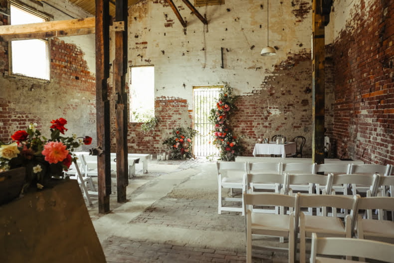 EMILY & STEPHEN’S COUNTRY VICTORIA WEDDING – Hello May