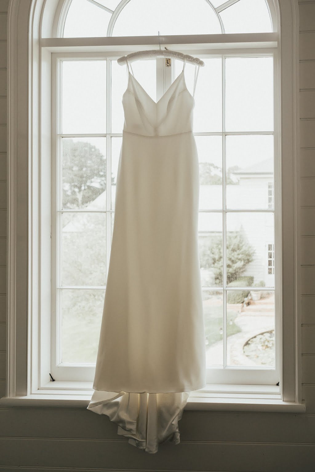 ELLY & ANDY’S VICTORIAN WEDDING – Hello May