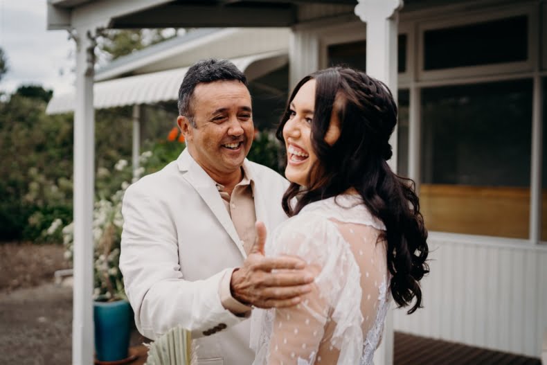 ELLY & BRYCE’S VICTORIAN WEDDING – Hello May