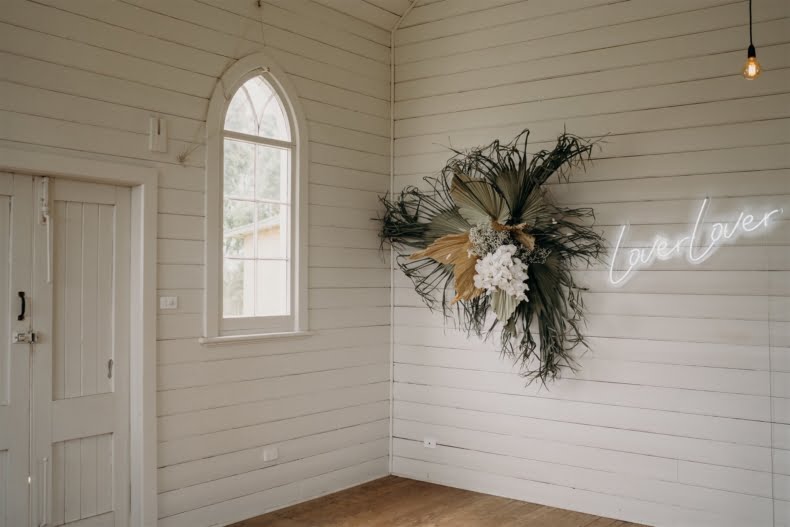 ELLY & BRYCE’S VICTORIAN WEDDING – Hello May