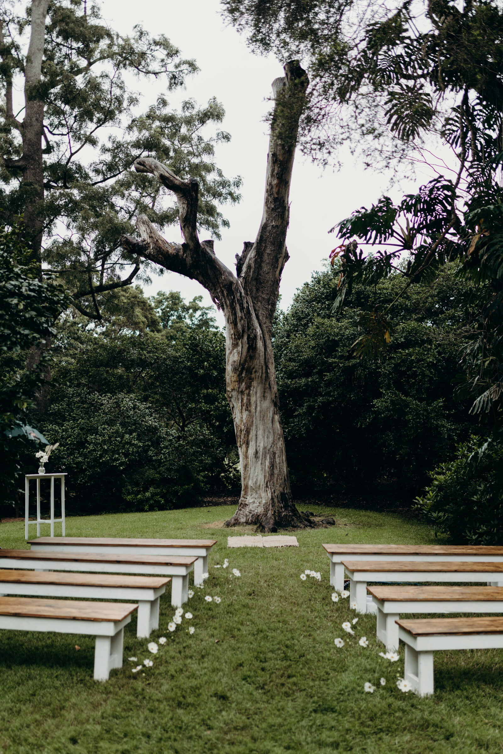 21 DECADENT OUTDOOR CEREMONY STYLING IDEAS – Hello May