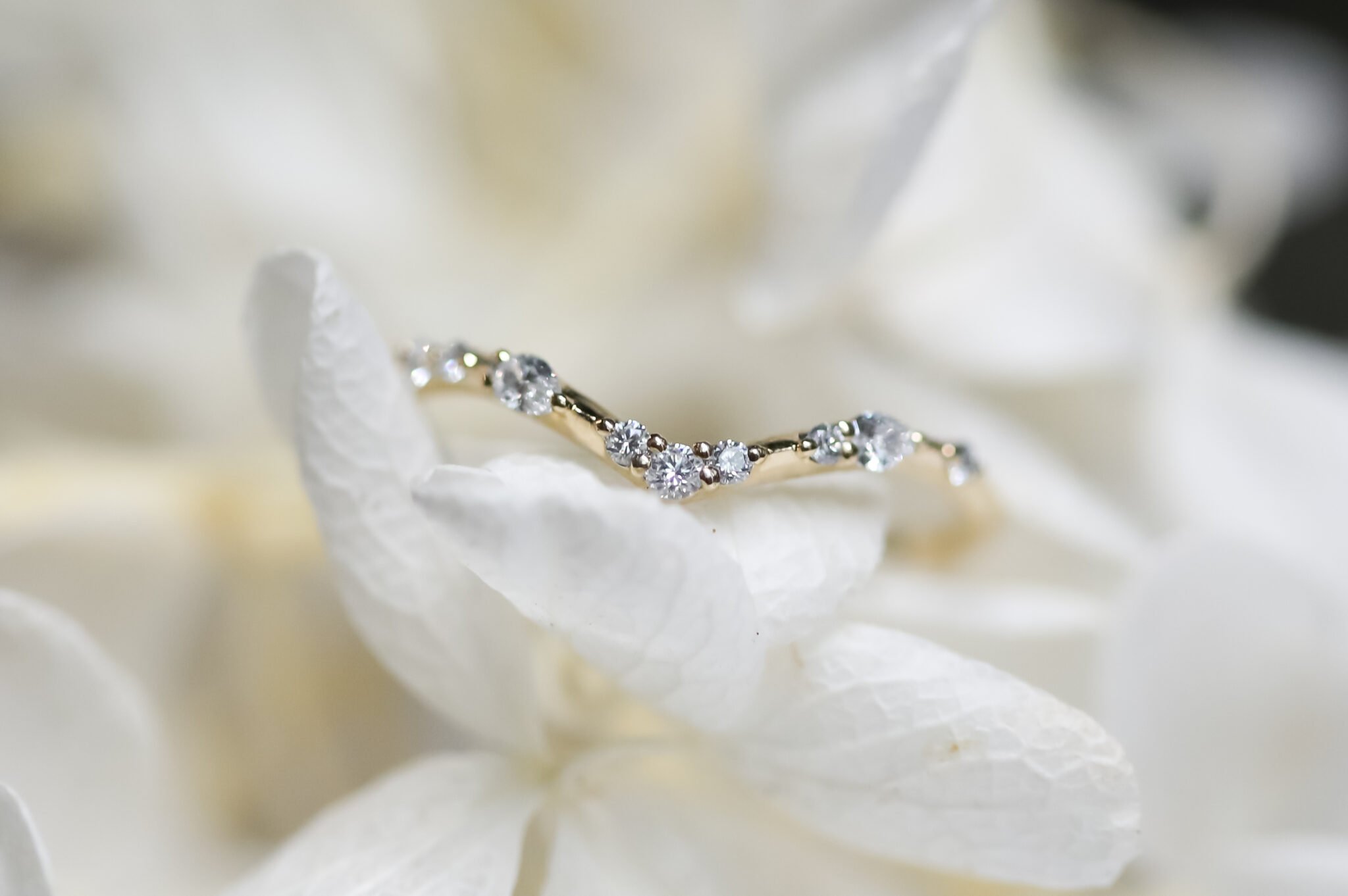 GREW & CO: AMELIE – Hello May