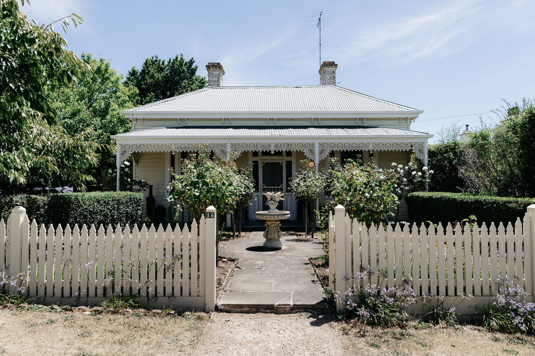 LAURA & AIDAN’S COUNTRY VICTORIAN WEDDING – Hello May