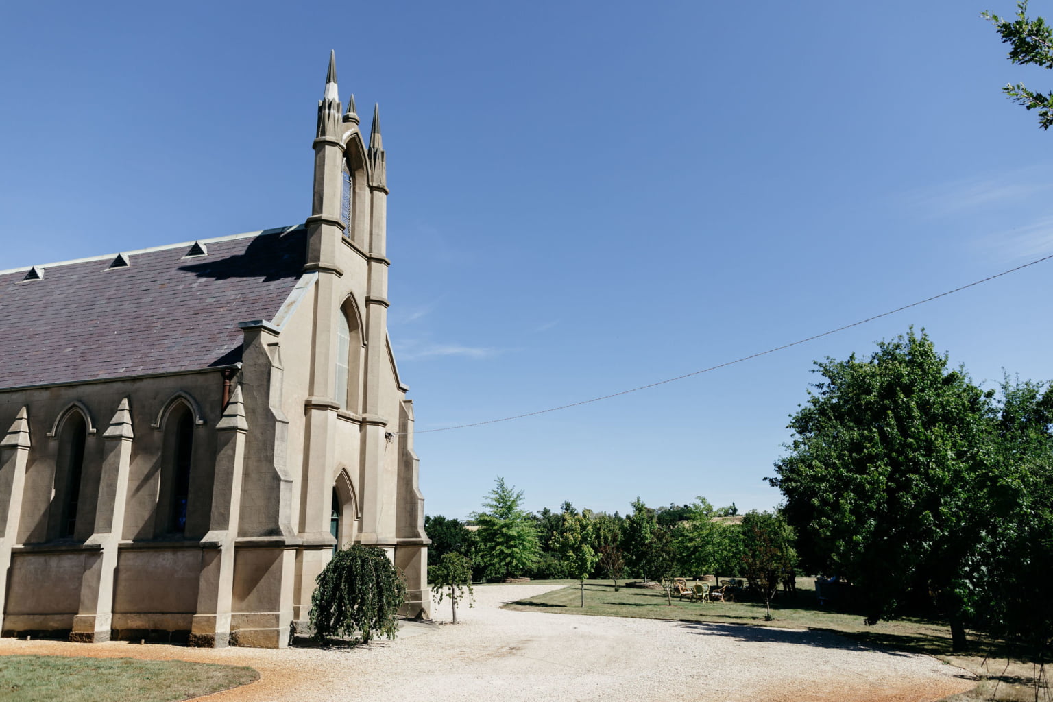 LAURA & AIDAN’S COUNTRY VICTORIAN WEDDING – Hello May