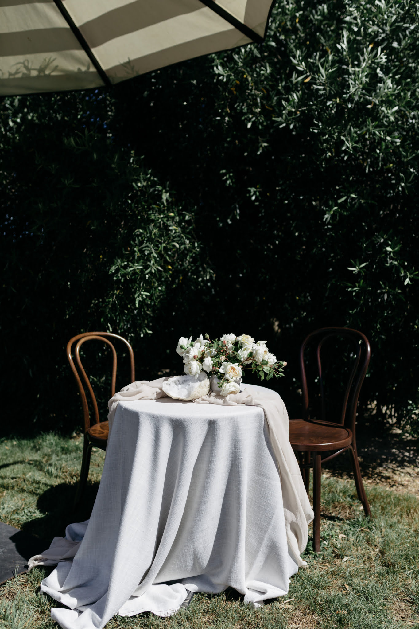 LAURA & AIDAN’S COUNTRY VICTORIAN WEDDING – Hello May