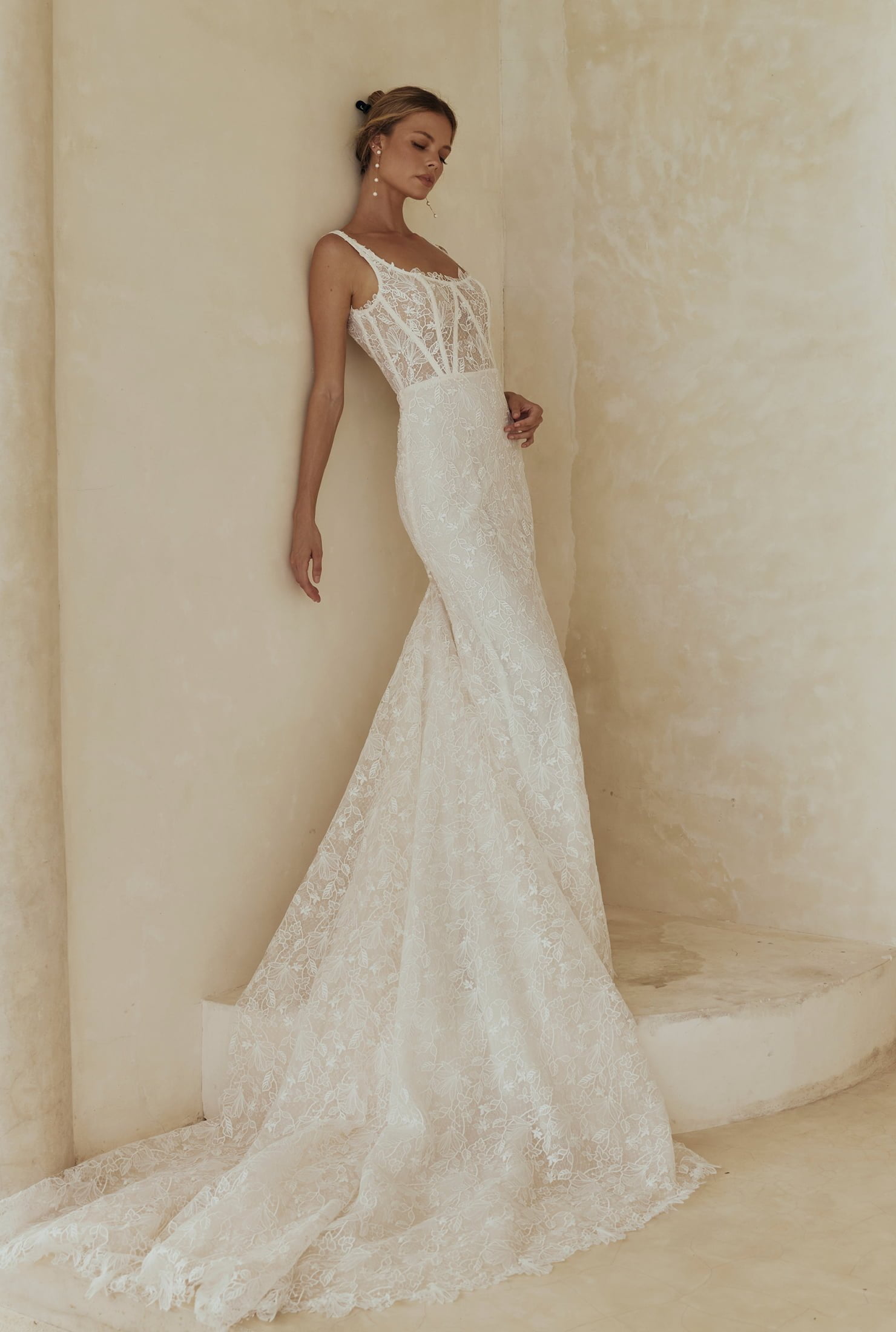 ELLA MODA: SKYFALL – Hello May