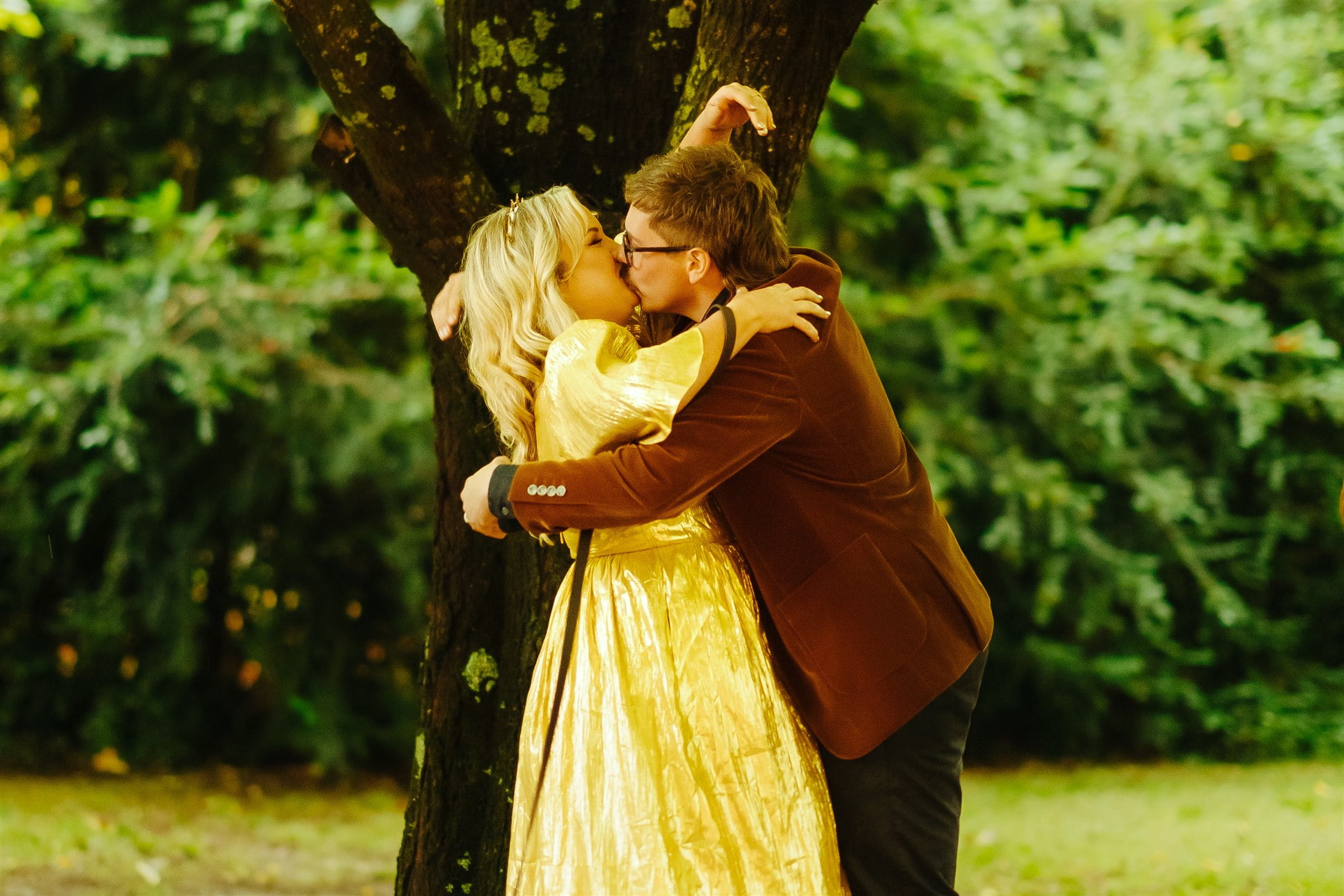 LIV & JAKE’S VICTORIAN WEDDING – Hello May