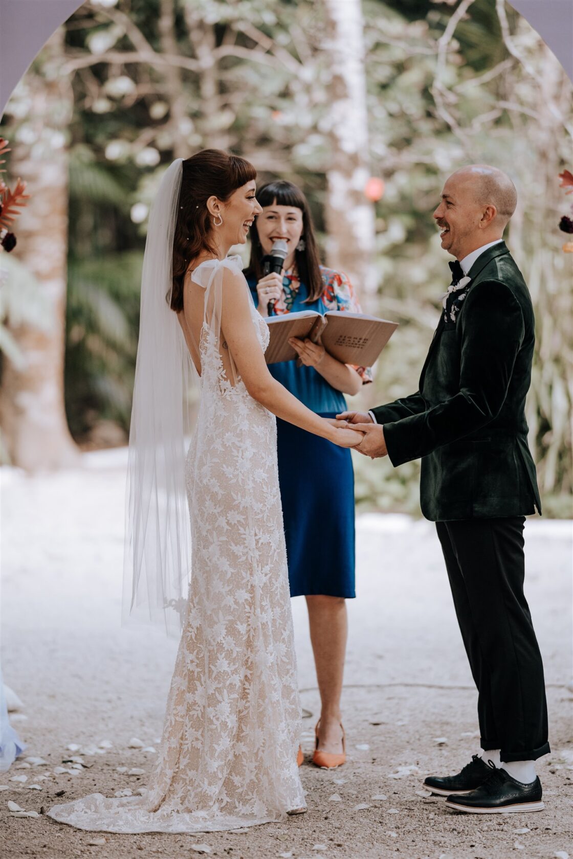 EMMA & RYAN’S QUEENSLAND WEDDING – Hello May